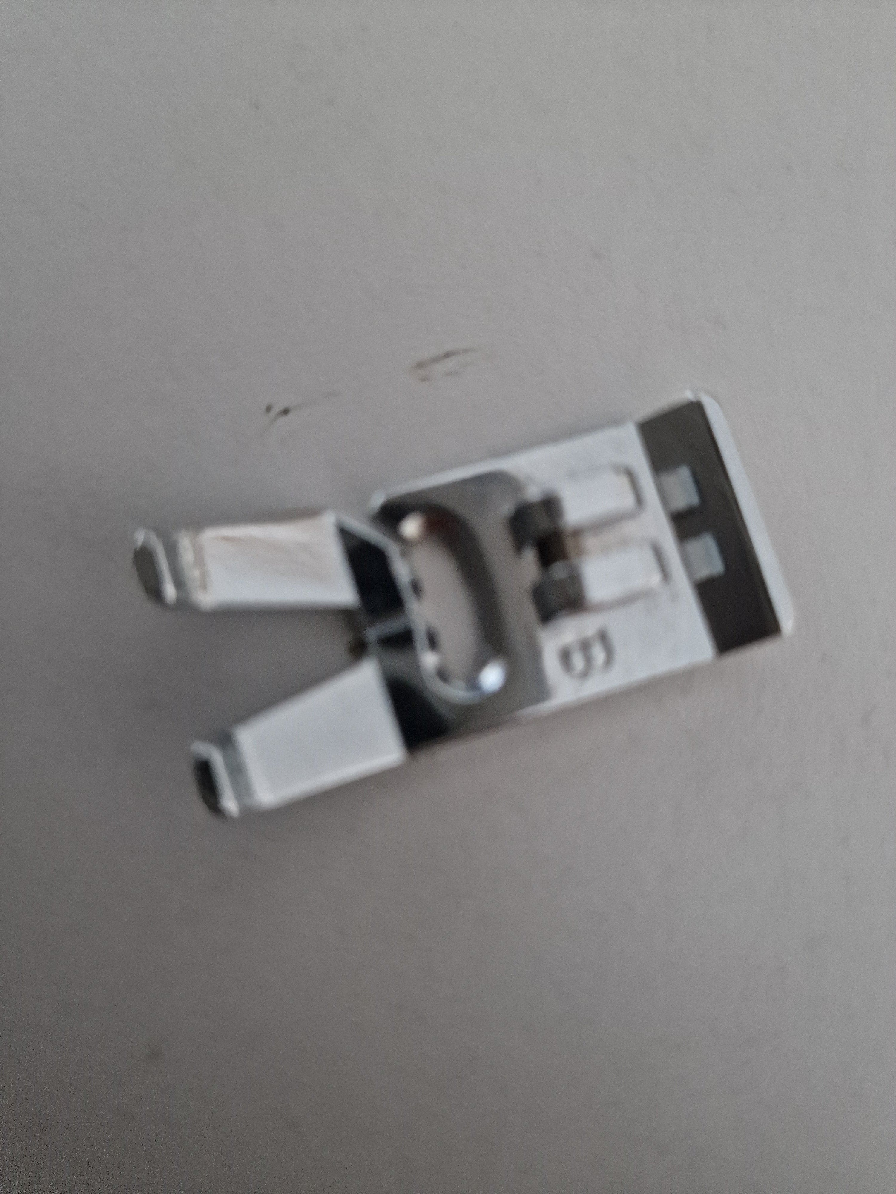 Zig Zag Pressure Foot – Sewing Machine Accessories