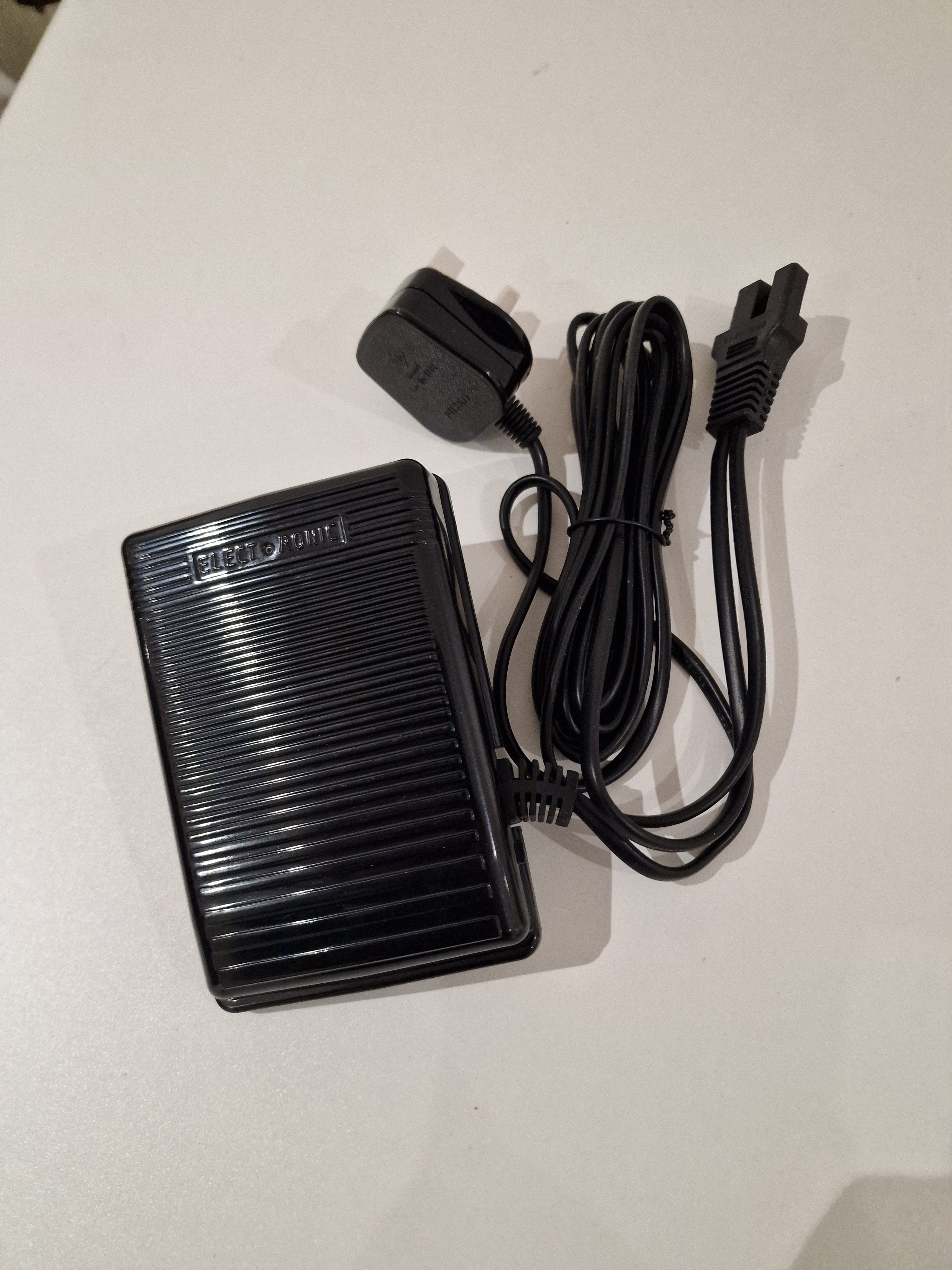 Toyota TZ Sewing Foot Pedal Controller UK Plug – Sewing Machine Accessories